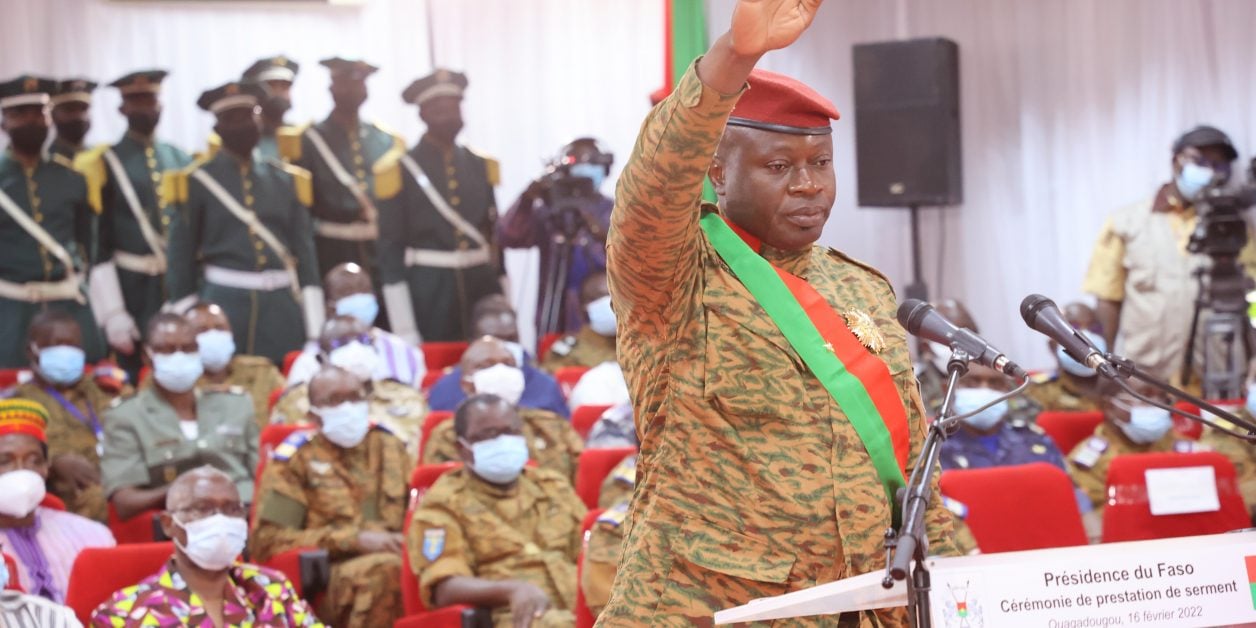 Burkina Faso : Paul-Henri Damiba pourra rester trois ans au pouvoir – Jeune Afrique